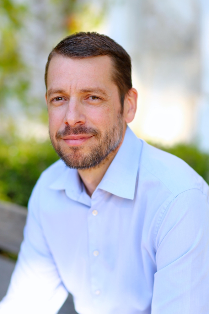 Identification of olfactory impact compounds in complex mixtures and ...